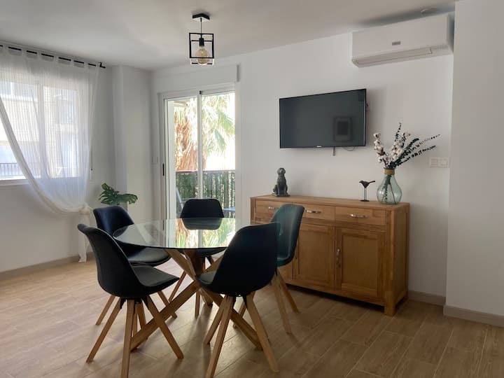 Primera Línea De Playa, Recién Reformado. - El Campello