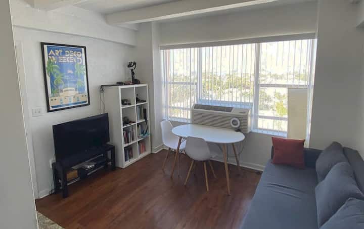 Lovely Room In Pembroke Pines - Pembroke Pines, FL