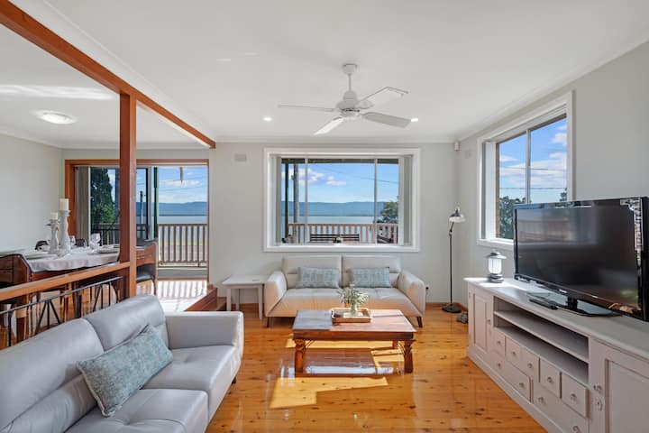 Lake Illawarra Water Views Sleep 3 /City Escape - Dapto
