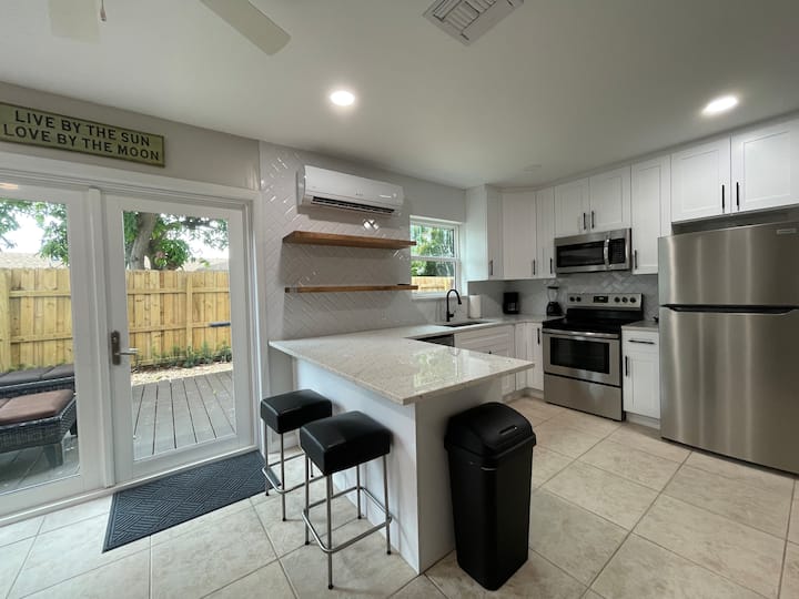 Beautiful 1/1 Apartment In East Deerfield Beach - Deerfield Beach, FL