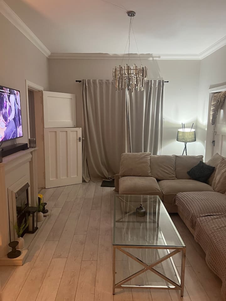 Cozy 2 Bedroom House - Paisley