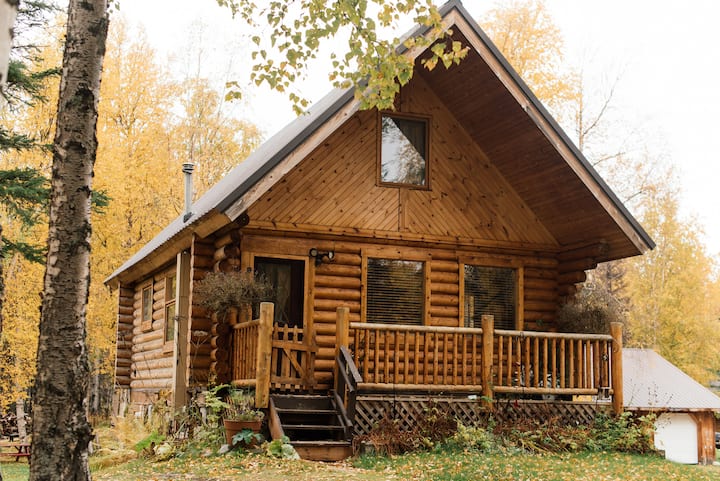 Beautiful Alaskan Log Cabin On Wooded Lot - Wasilla