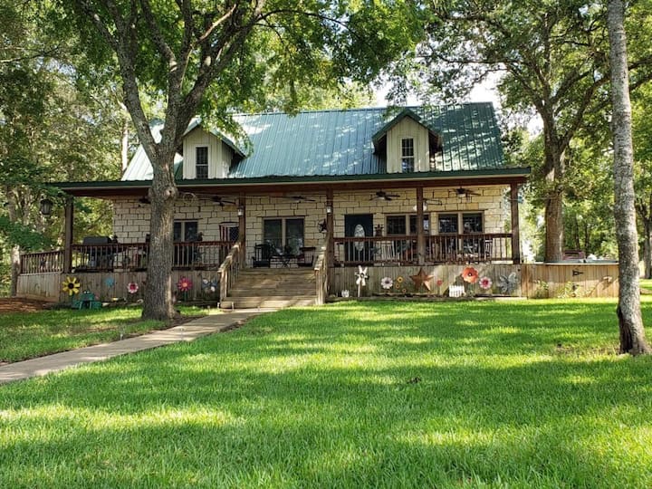 The Lake House - Lake Limestone, Thornton