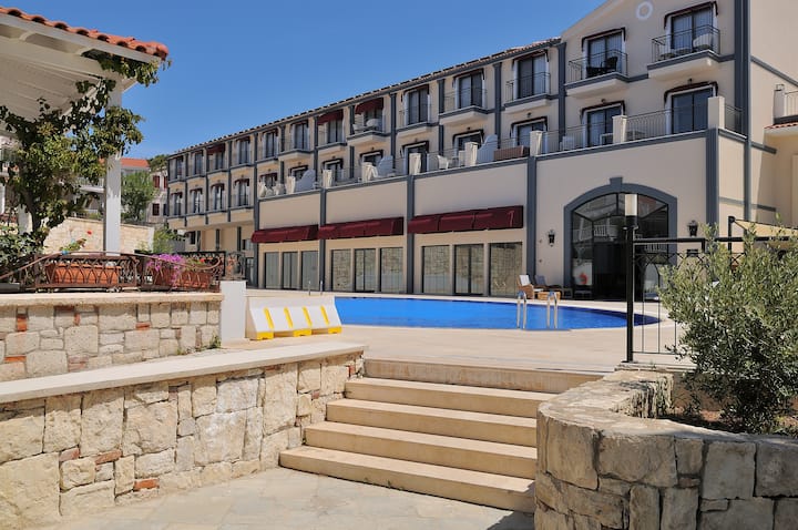 Experience A Luxury Stay In A Great Location - Çeşme