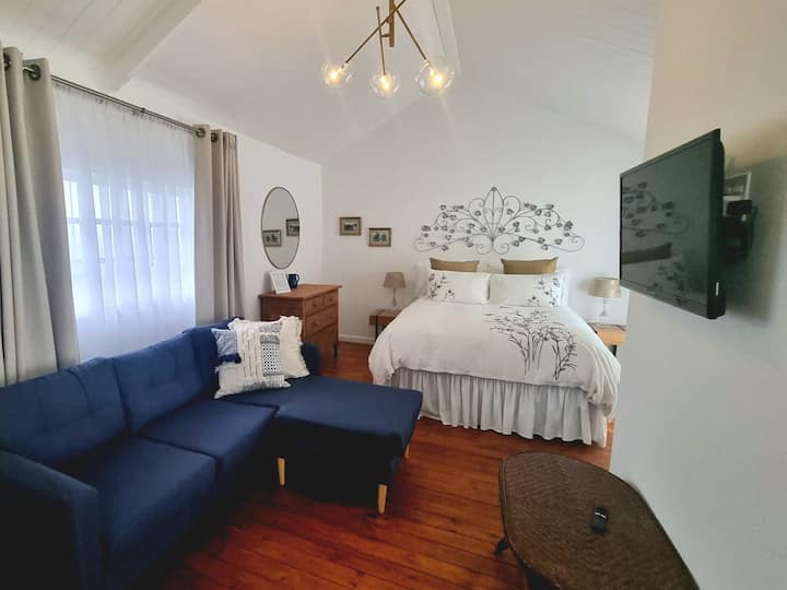 Spacious,  Off-grid, Private Garden Cottage - Randburg