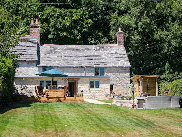 Charming Grade Ii Listed Cottage, Idyllic Setting! - Wareham