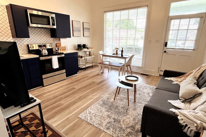 Luxury 1-bed Oasis In Heart Of Highlands W/ Free P - Louisville, KY