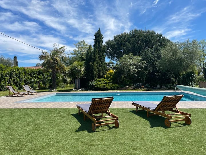 Gîte Avec Belle Piscine Et Terrasse - Gironde