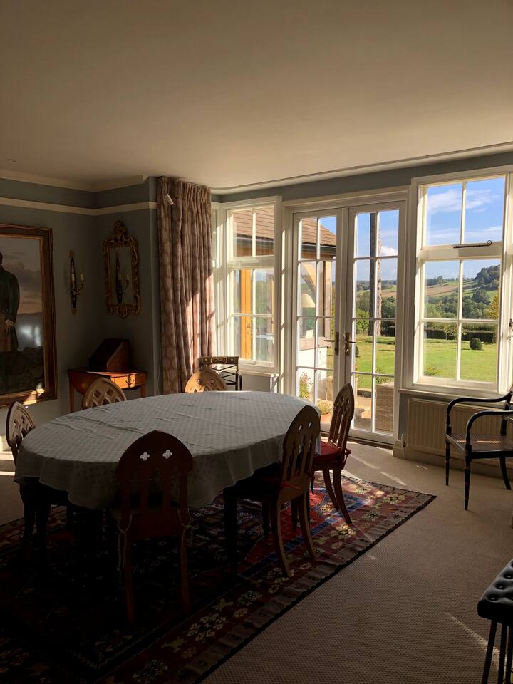 Comfortable Ramsbury B&b, Wiltshire With Views. - Marlborough
