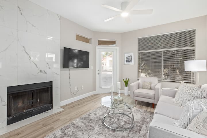 New Spectacular Luxury Condo ! - Scottsdale, AZ