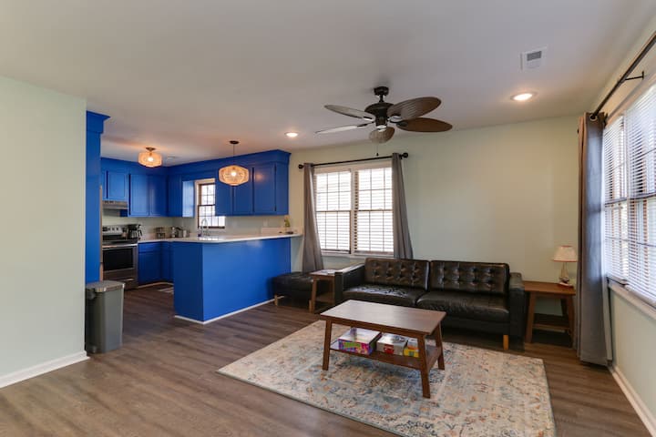 Condo Lifestyle 2 Blocks To The Ocean - Virginia Beach, VA