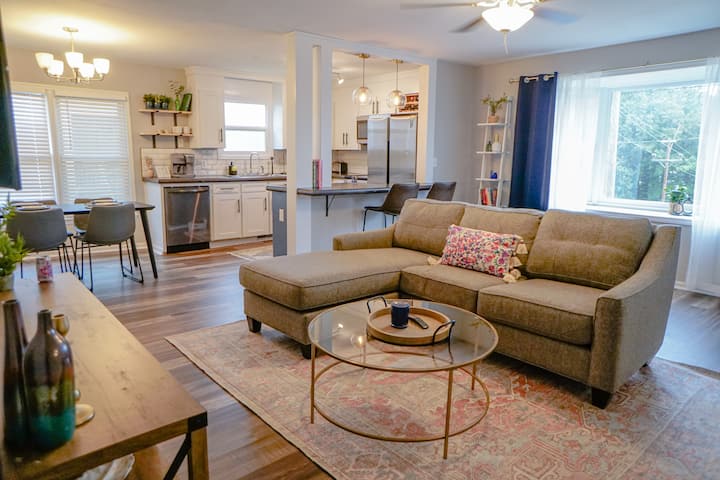 1mi To Downtown! Family-friendly, Pets Allowed! - Greenville, SC