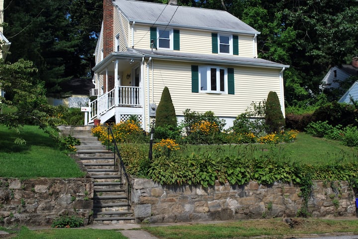 1 Bedroom In A 3br/2ba House - New Canaan, CT