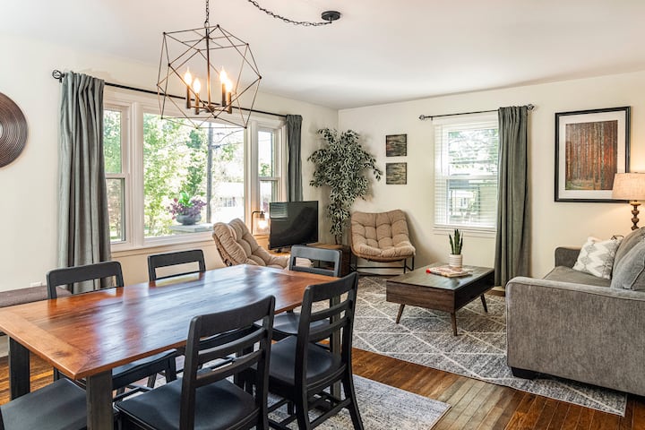 Updated 3 Bedroom Limestone Bungalow - Bloomington, IN