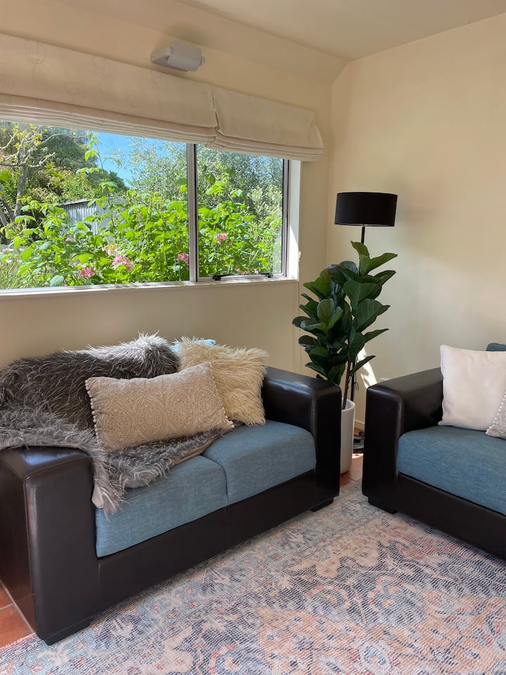 Chalet In The Heart Of Oneroa - Waiheke Island
