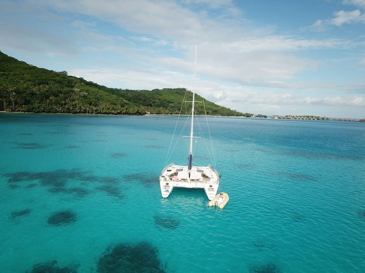Tahiti : Authentique Et Spacieux Catamaran - Tahiti