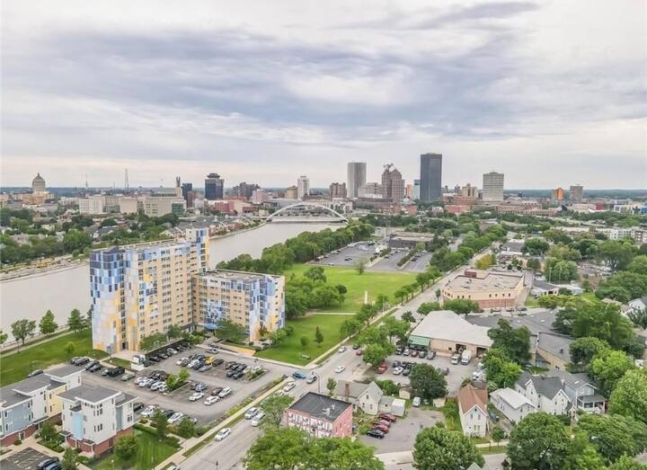 Southwedge Gem:
Mid-term Stays - Rochester, NY