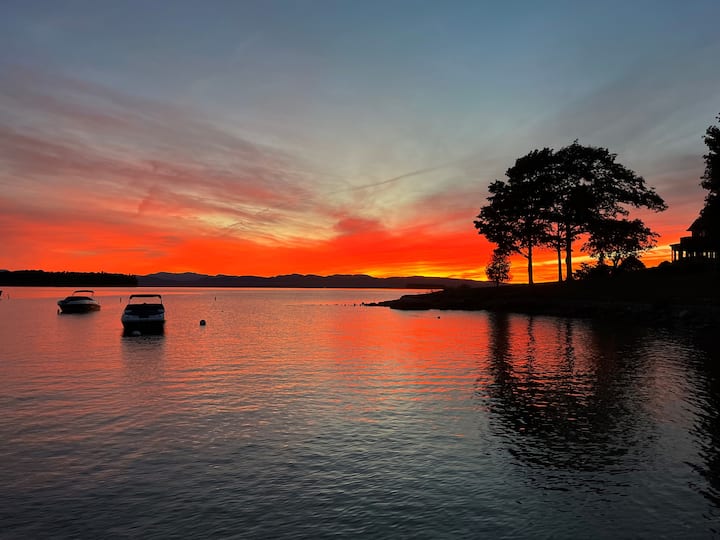 Gorgeous Vermont Home On Lake Champlain - Burlington, VT