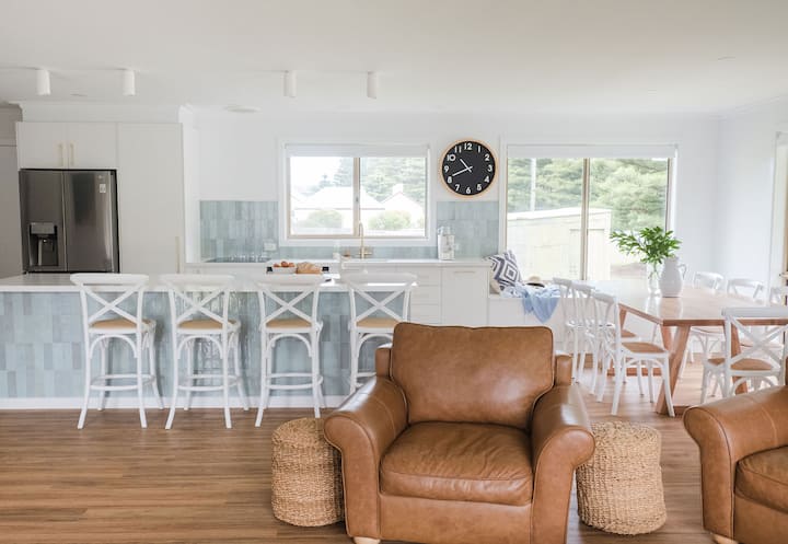 Hideaway On Griffiths-hideaway Lane To East Beach - Port Fairy