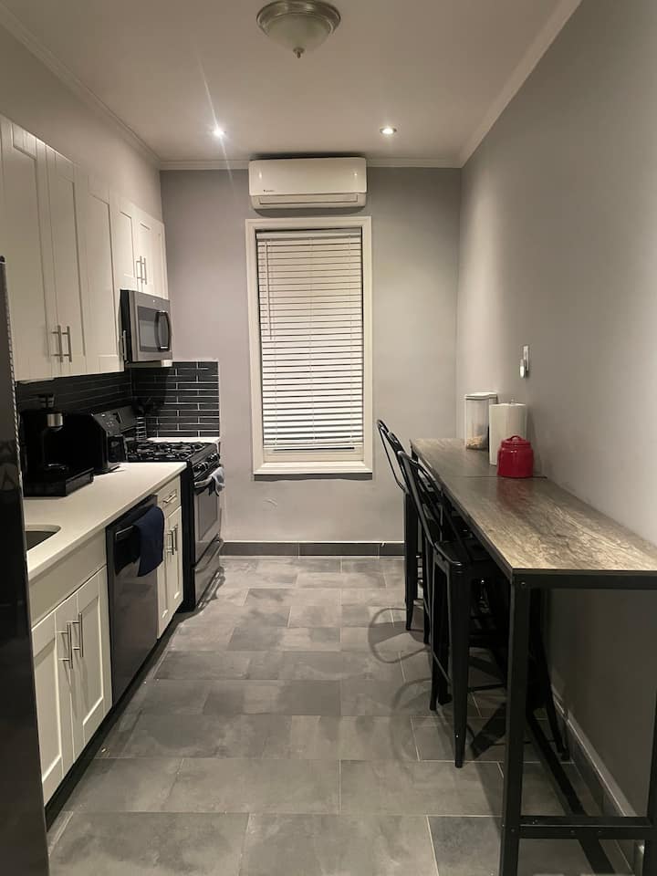 Cozy Contemporary 2 Bedroom Apartment - Ridgewood - Queens NY