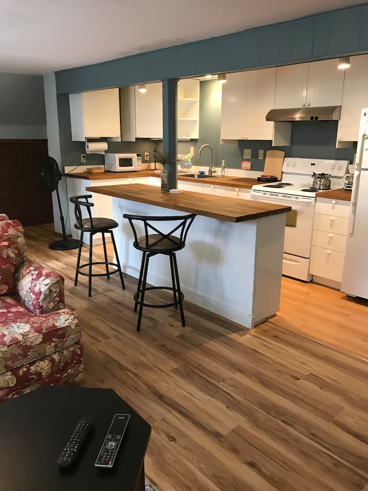 Martha's Vineyard Studio Apartment - Oak Bluffs, MA