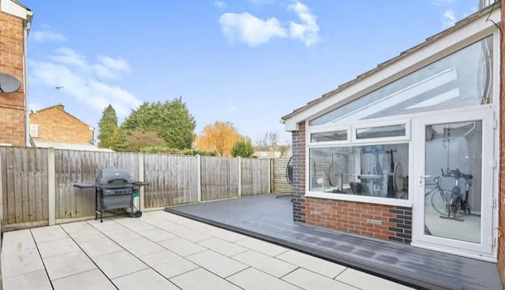 1 Bedroom In Derby With Ensuite
(4) - Derby