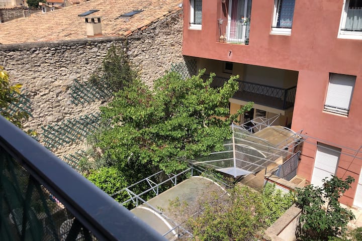 Découvrez Nimes La Romaine - T3 Calme Et Lumineux - Nîmes