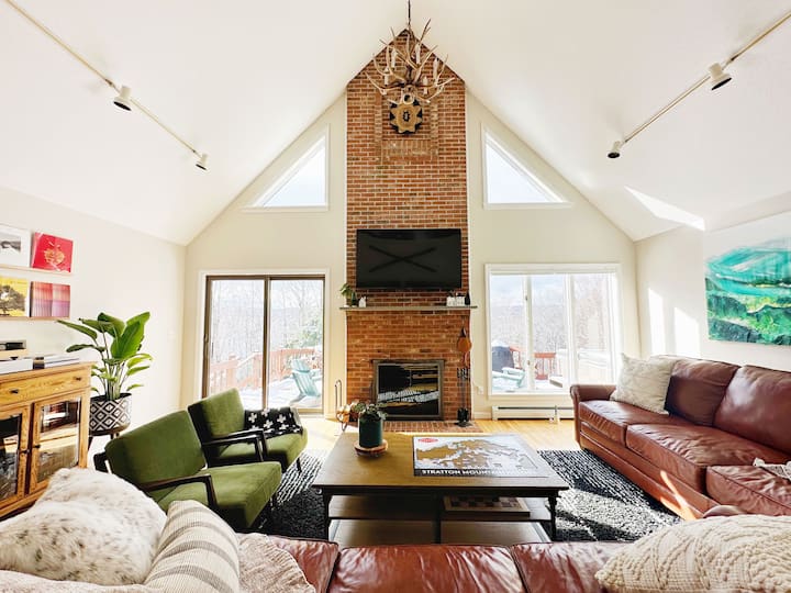 Chalet W/ Hot Tub Min. To Stratton & Mount Snow - Stratton, VT