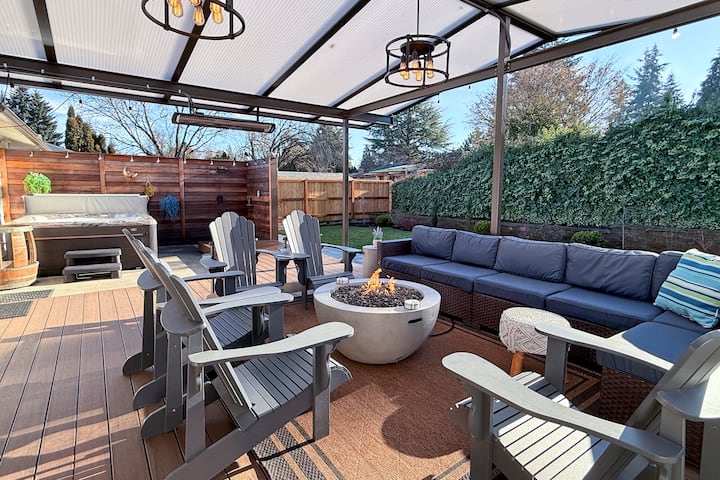 Modern Home With Hot Tub Oasis - Vancouver, WA
