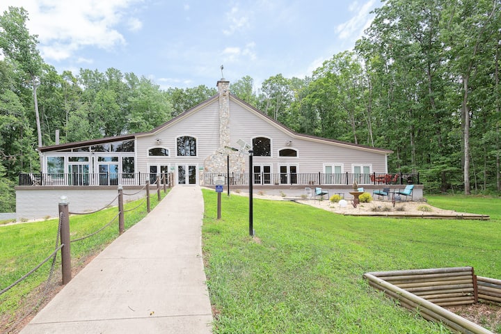 Beautiful Vacation Home In A Vineyard Property. - Midland, VA