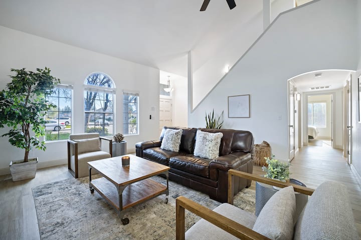 🌲 Escape Into The Trees 🌳 - Professionally Cleaned - Fresno, CA