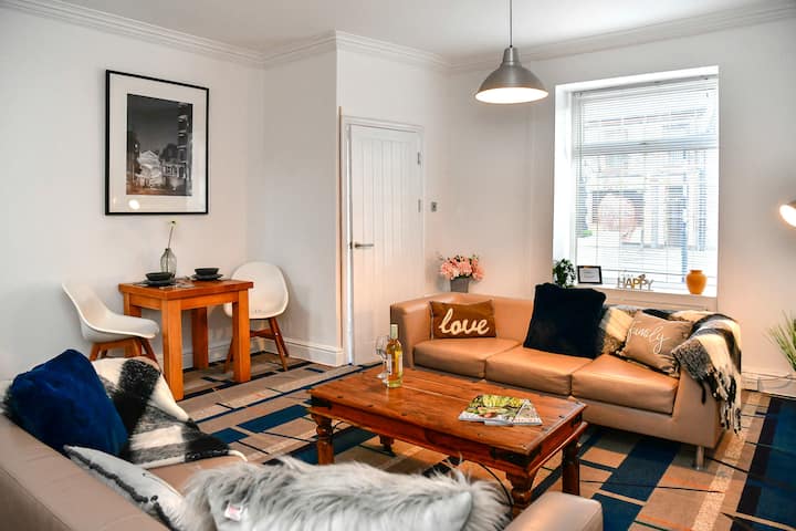 Bute House - 2 Bedroom Private House With Patio - South Wales