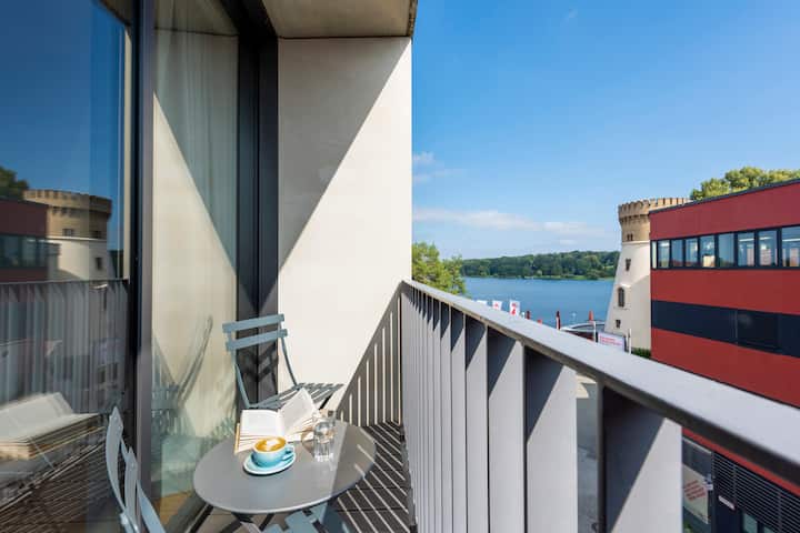 Designer Apartment With Partial Lake View - Potsdam