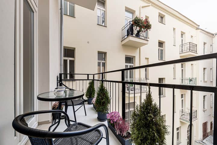 Central Prague Quiet Studio With Balcony - Prague