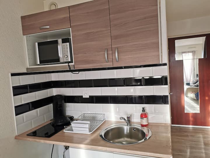 Studio Dans Résidence Avec Parking Privé - Le Lavandou