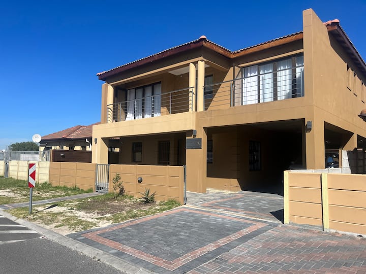 Sne Travellers - Stellenbosch