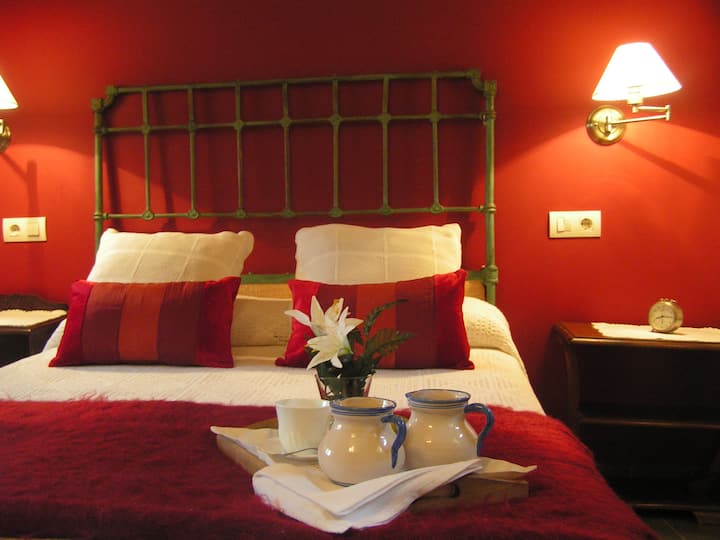 Casa Rural Con 5 Dormitorios Con Baño - Pinofranqueado