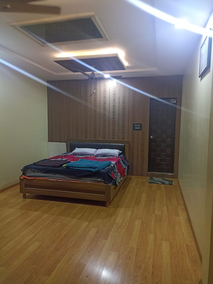 Cheerful 2 Bedrooms With A Terrace Garden - ナーグプル