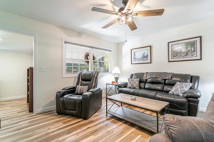 Old Made New-dog Friendly, 3-bedroom Lovely Home - Hendersonville, NC