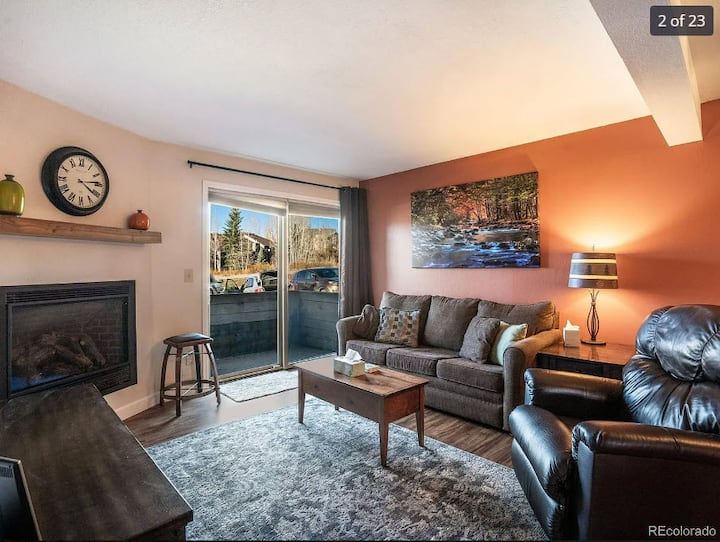 2bd/2ba W/ Mt Views - 8 Minute Walk To Ski Base! - Steamboat Springs, CO
