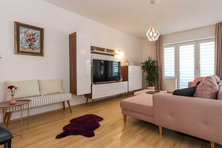 Dibonas Pink - Belgrade