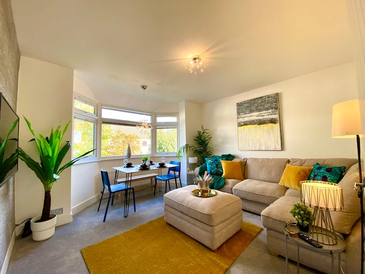 Stunning 2 Bedroom Near The Beach +Free Parking - Bournemouth