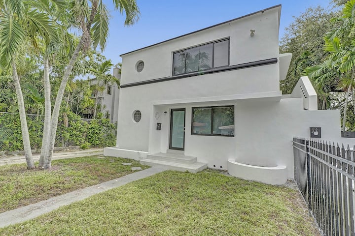 Updated 1 bed 1 bath Apt. in Miami's MiMo District - Apartments for ...