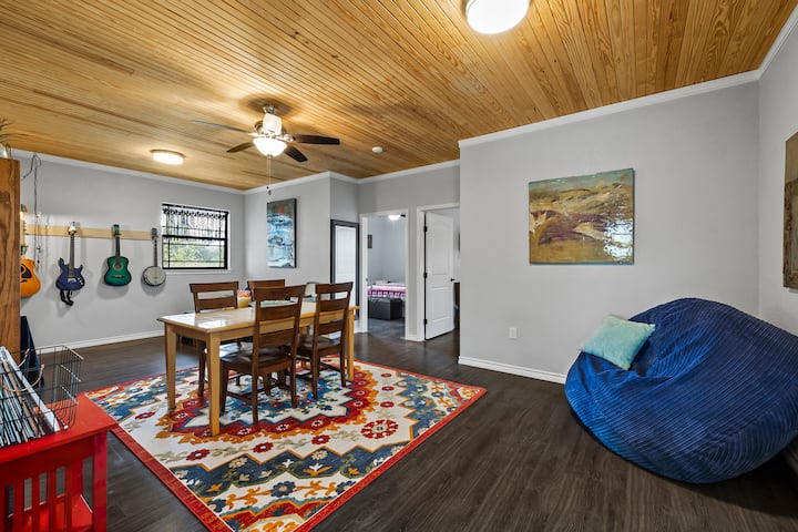 Private Country Living Only 5 Min. To Town! - Georgetown, TX
