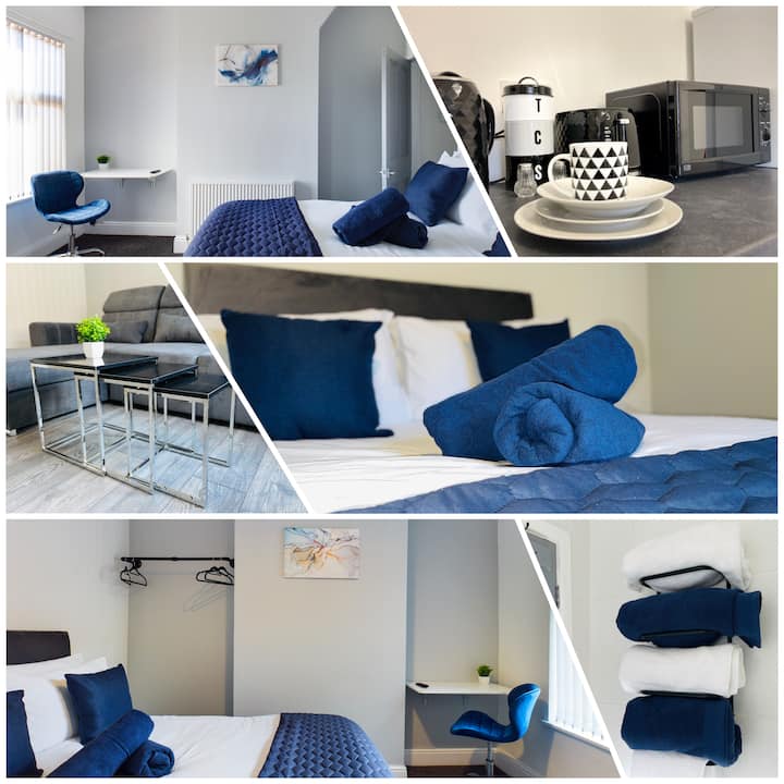 Whitmore House - New - Sleeps 6 - Modern - Parking - Newcastle-under-Lyme