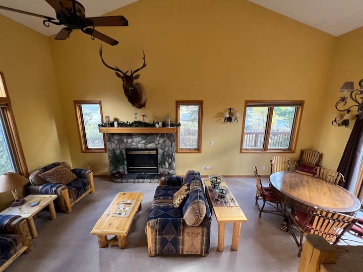 [New] Lakeside Frisco Ski Lodge W Mountain Views - Frisco, CO