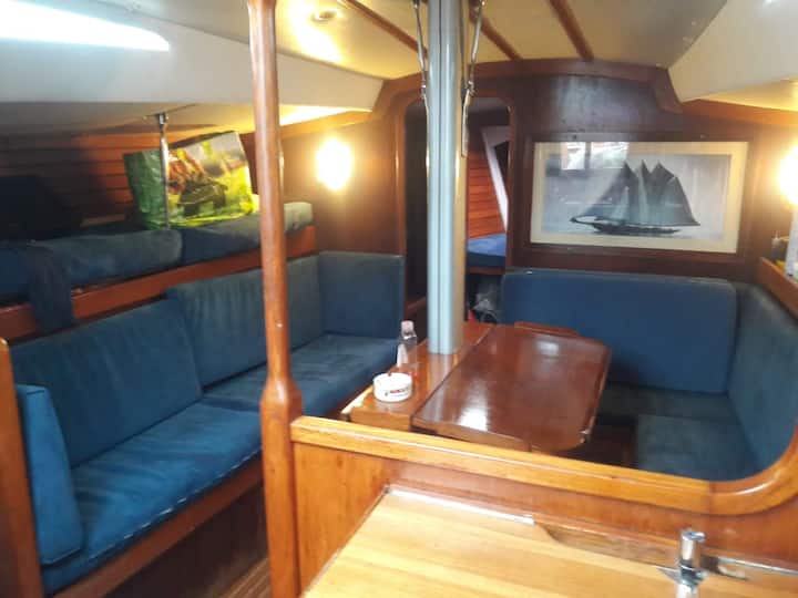 All-inclusive 3-cabin Sailboat For Up To 6 People - Pula