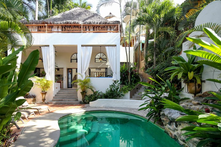 Casa Sonrisa Tropical Oasis Ocean Views & Breezes - Sayulita