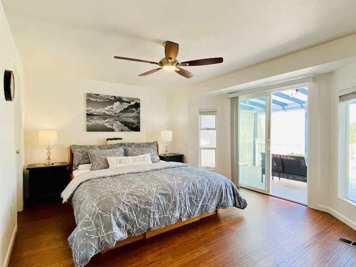 Sunny B/r W/ Bright Cover Patio & Free Wf, Parking - Everett, WA