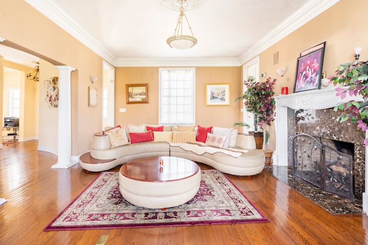 Charming 1-bedroom In Elegant Home - Ashville, OH